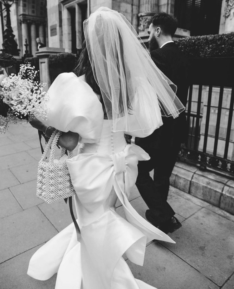 Are You a Mirror Mirror Bride?