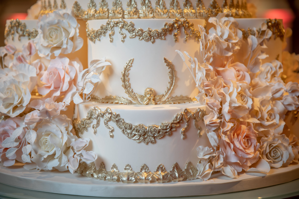 6 Cake Styles That Will Make Your Jaw Drop - The Wedding Edition