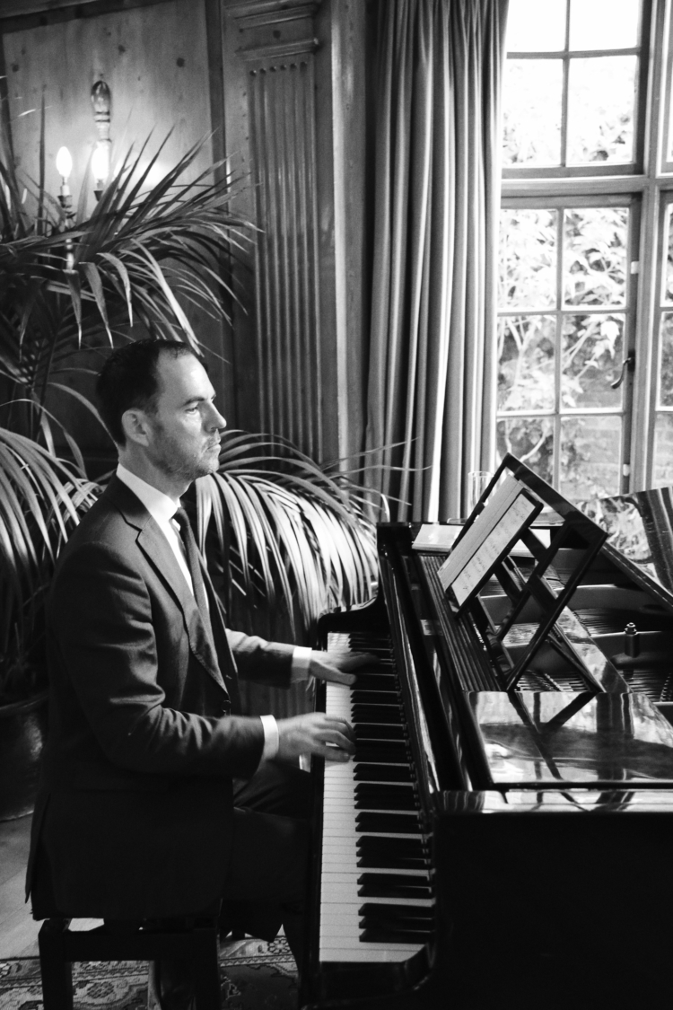 Inside: Actress Aimée Kelly's Chic London Wedding - The Wedding Edition