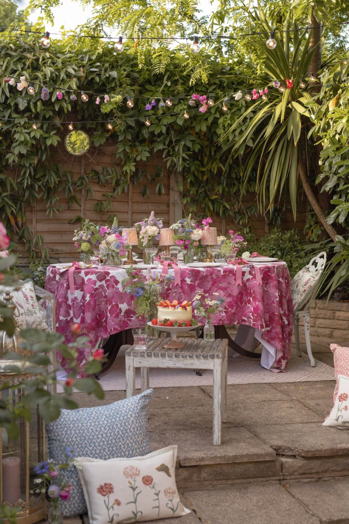 How To Set The Perfect Summer Tablescape - The Wedding Edition