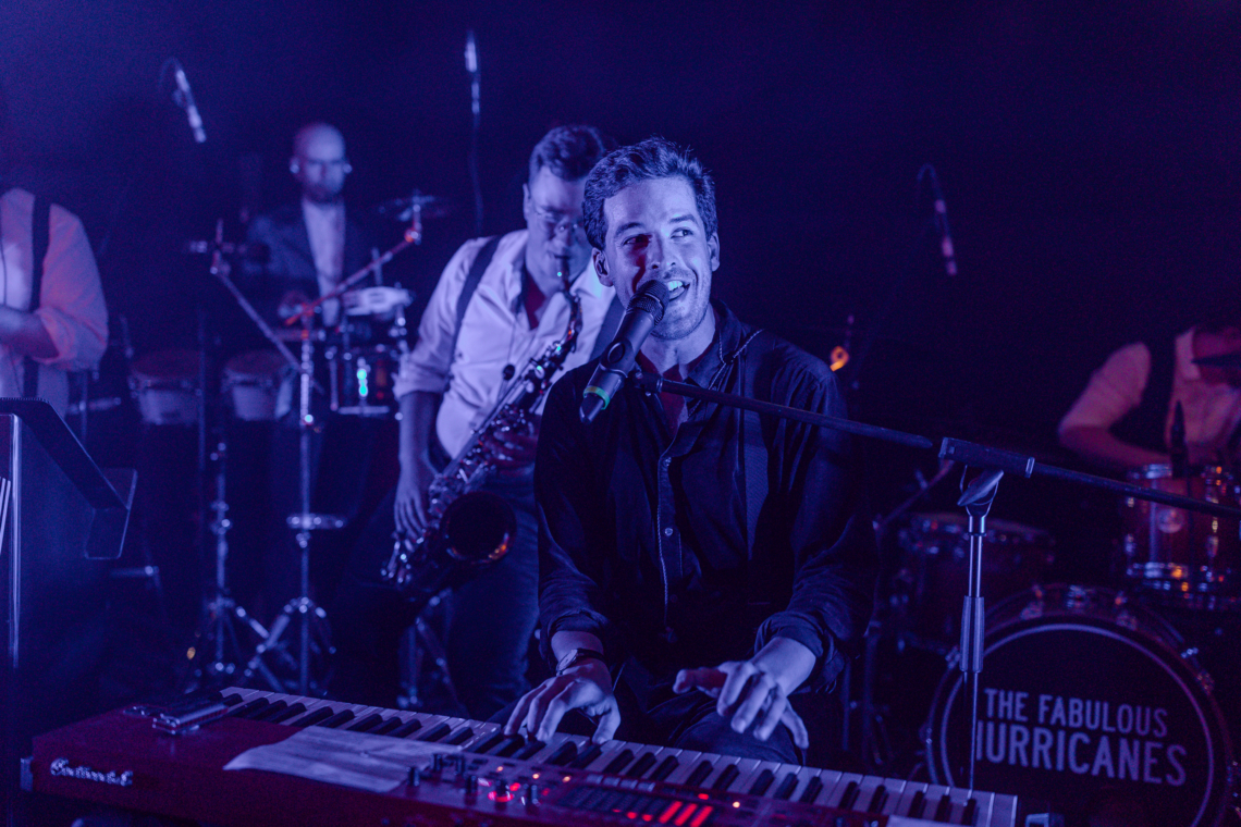 Inside: A Charming Winter Wedding In The Cotswolds The Wedding Edition