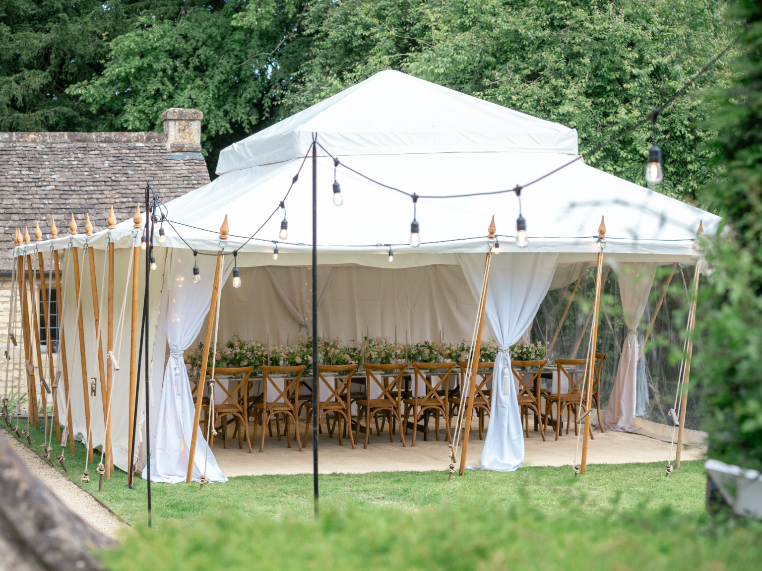 7 Steps To Decorating A Marquee For Your Wedding - The Wedding Edition